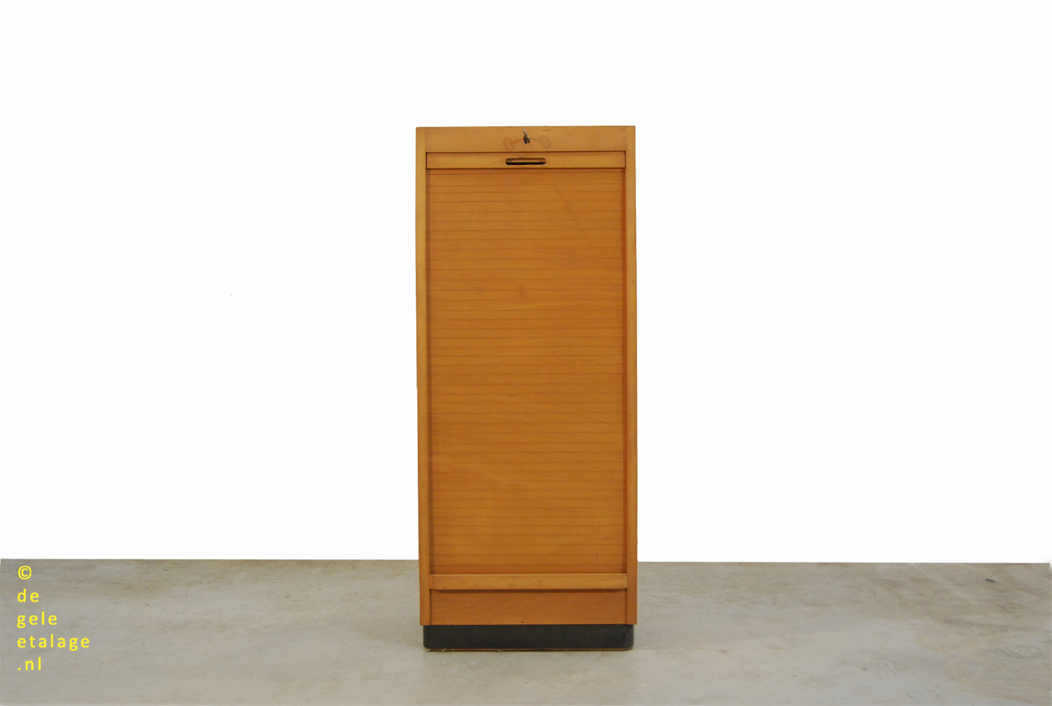 Vintage berkenhouten roldeur kast / Ekawerk Lippe / Horn / 1950s | DE ...
